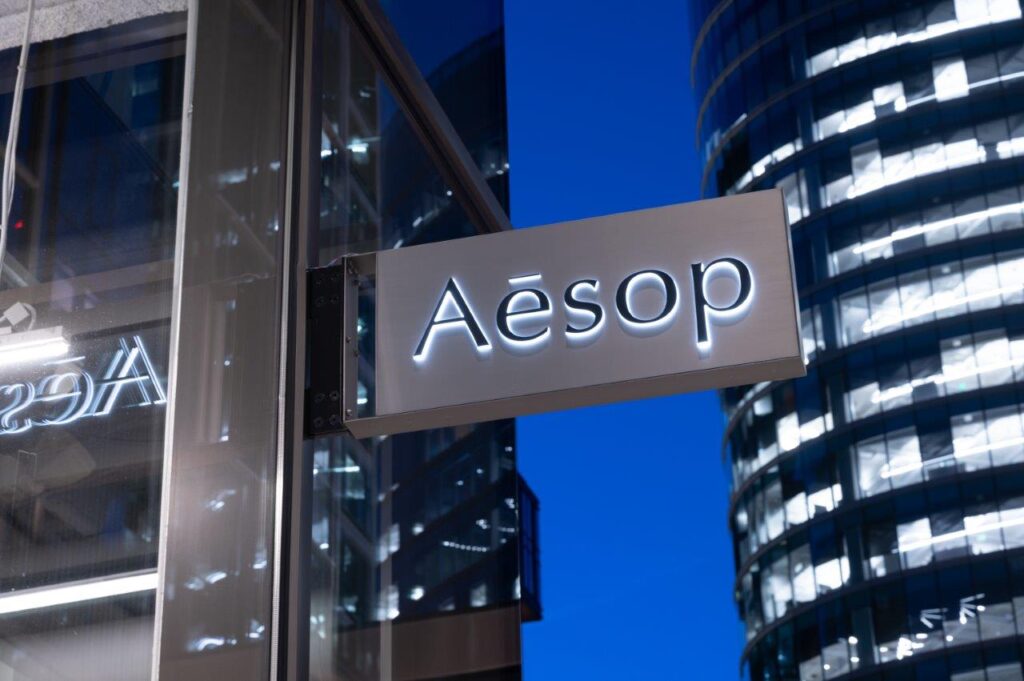 RETAIL | Architectural Signs and Fabrication